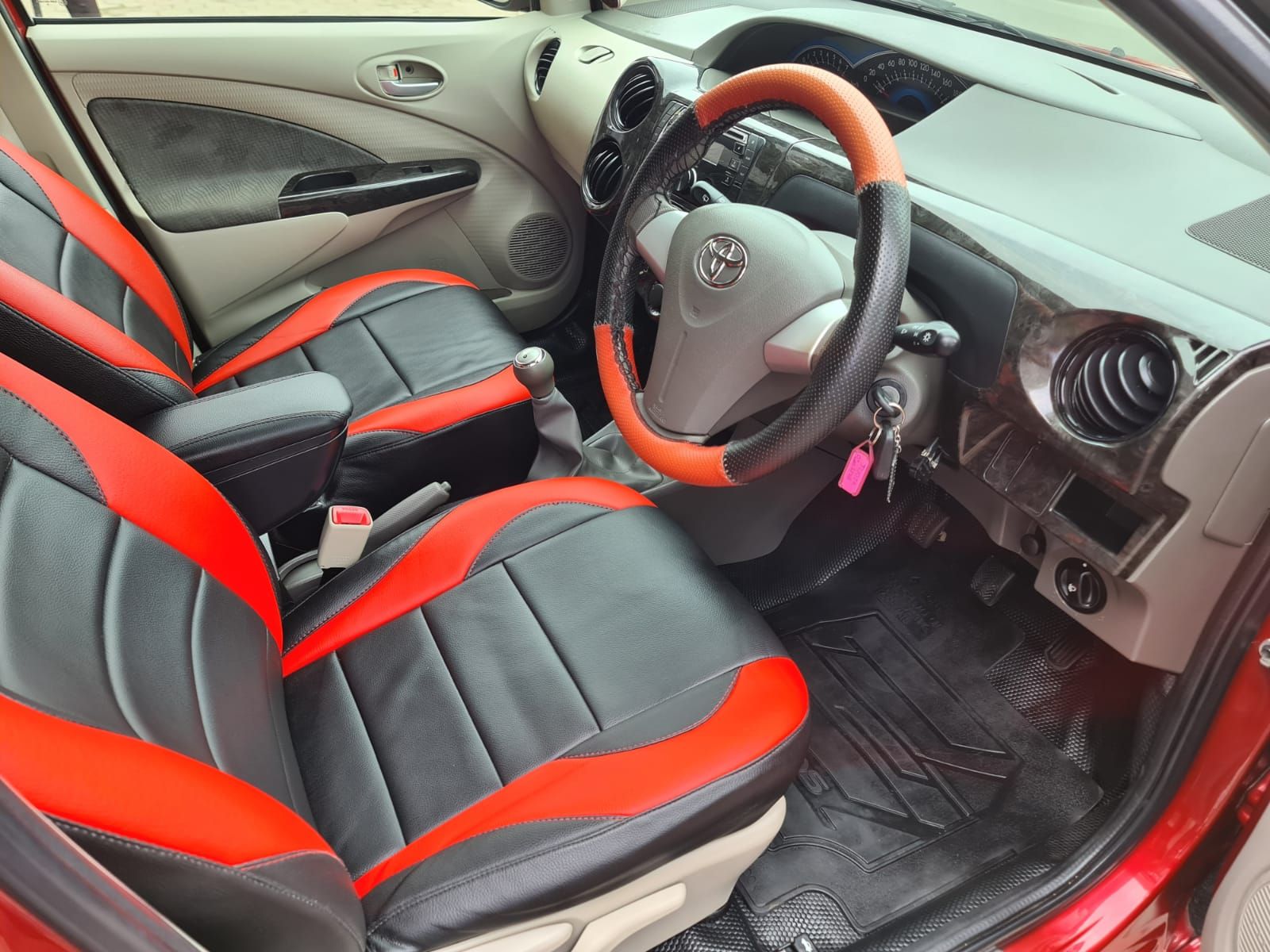 Caarsnation - TOYOTA ETIOS LIVA V LIMITED DUALTONE